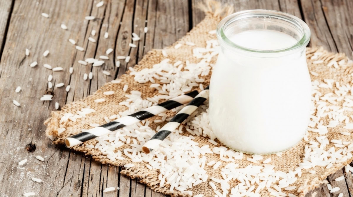 2 utilisations surprenantes de l'eau de riz comme allié beauté!