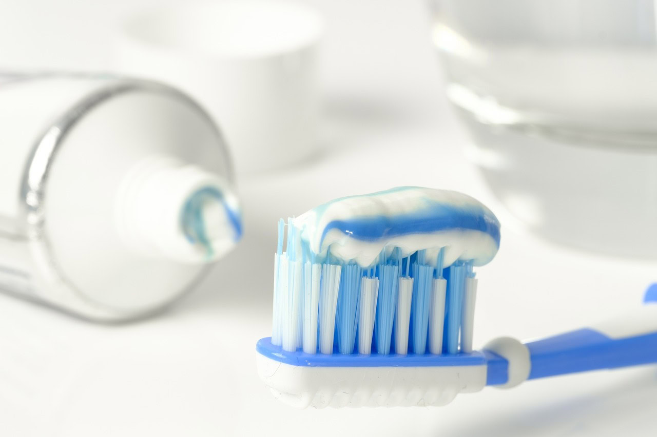Dentifrice en pâte, solide ou en poudre : lequel choisir